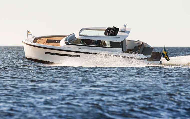 Delta Powerboats – Etesian Marine