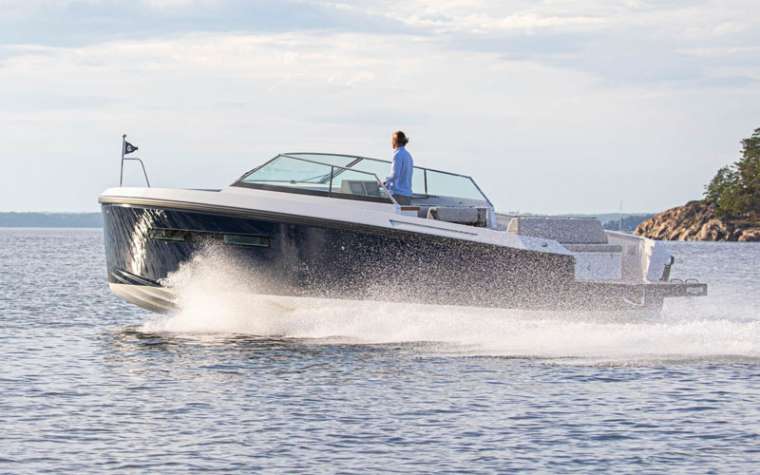 Delta Powerboats – Etesian Marine